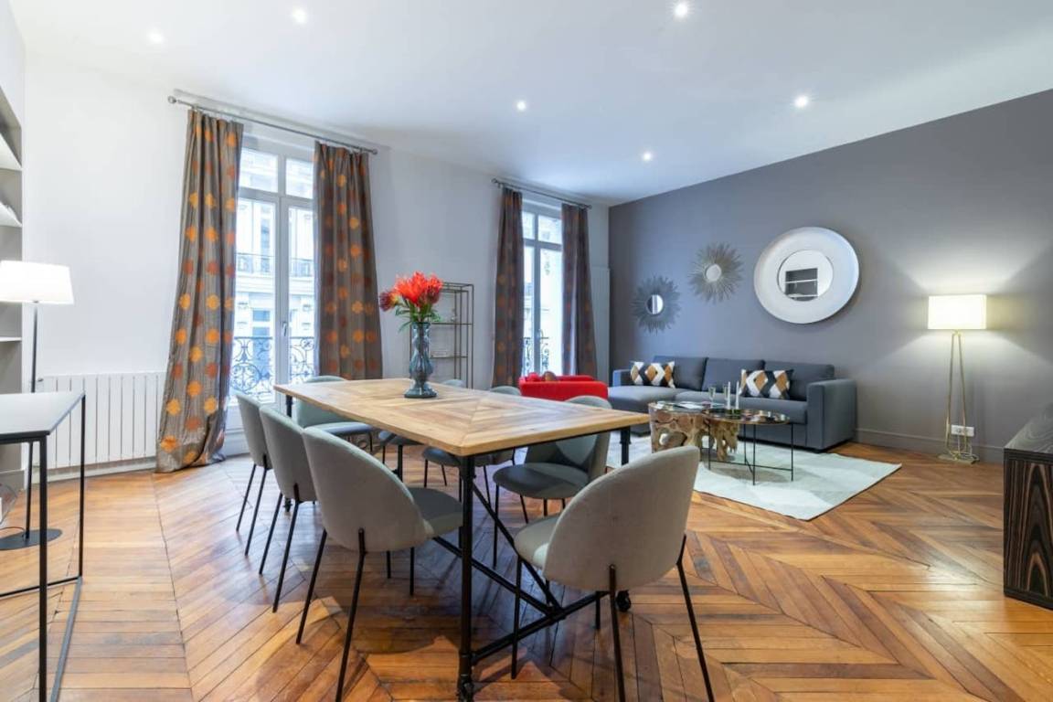 135 M² Apartment ∙ 3 Bedrooms ∙ 6 Guests - Eiffel Tower - Paris