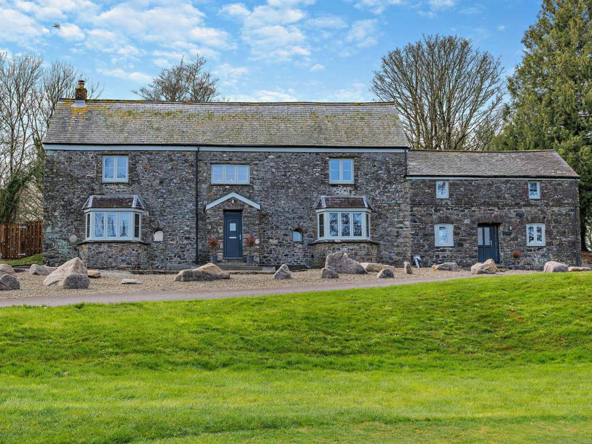 Cottage ∙ 4 Bedrooms ∙ 8 Guests - Tavistock