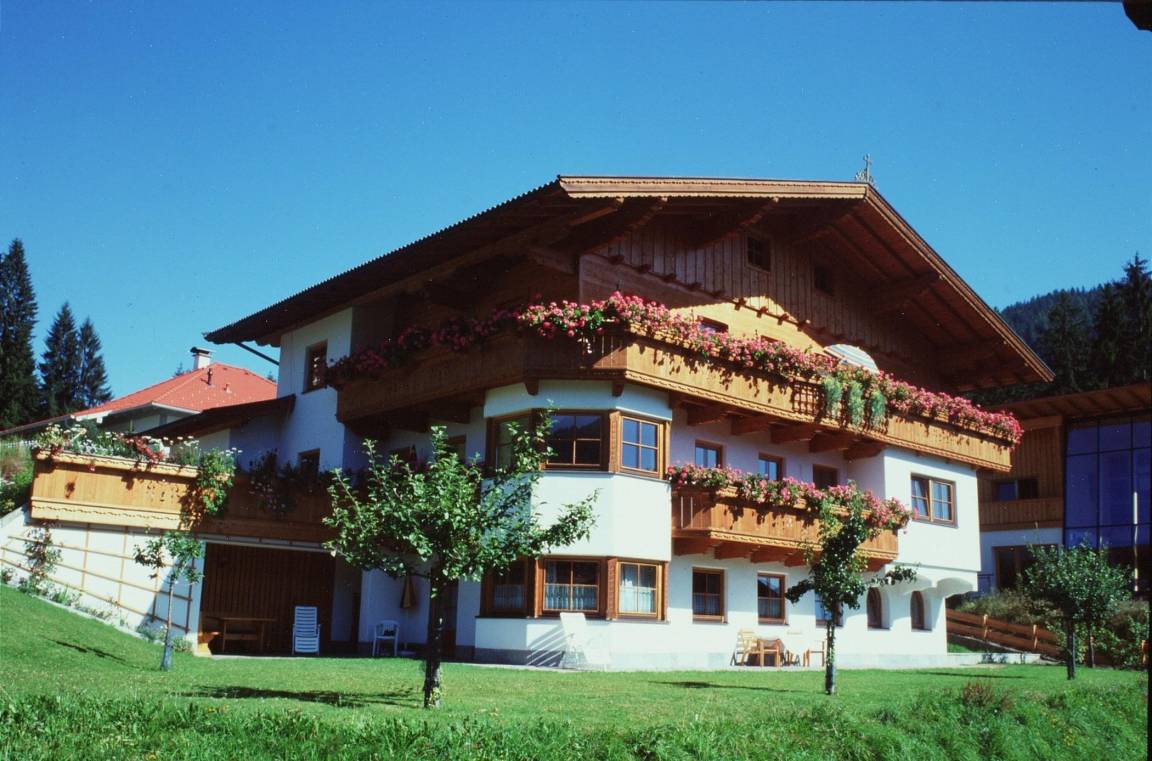 72 M² Appartement ∙ 2 Slaapkamers ∙ 4 Gasten - Auffach