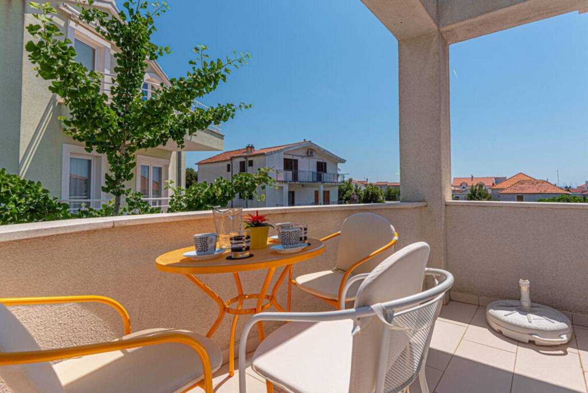 38 M² Ferienwohnung ∙ 1 Schlafzimmer ∙ 2 Gäste - Pirovac