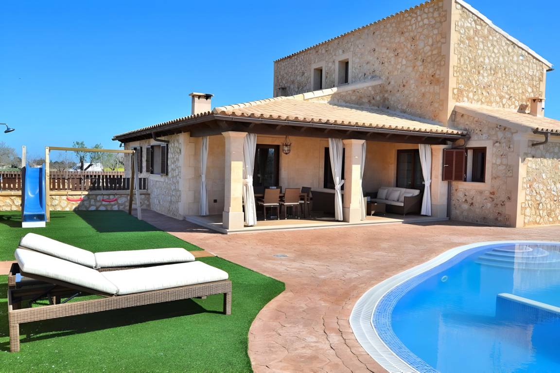 200 M² House ∙ 4 Bedrooms ∙ 8 Guests - Búger