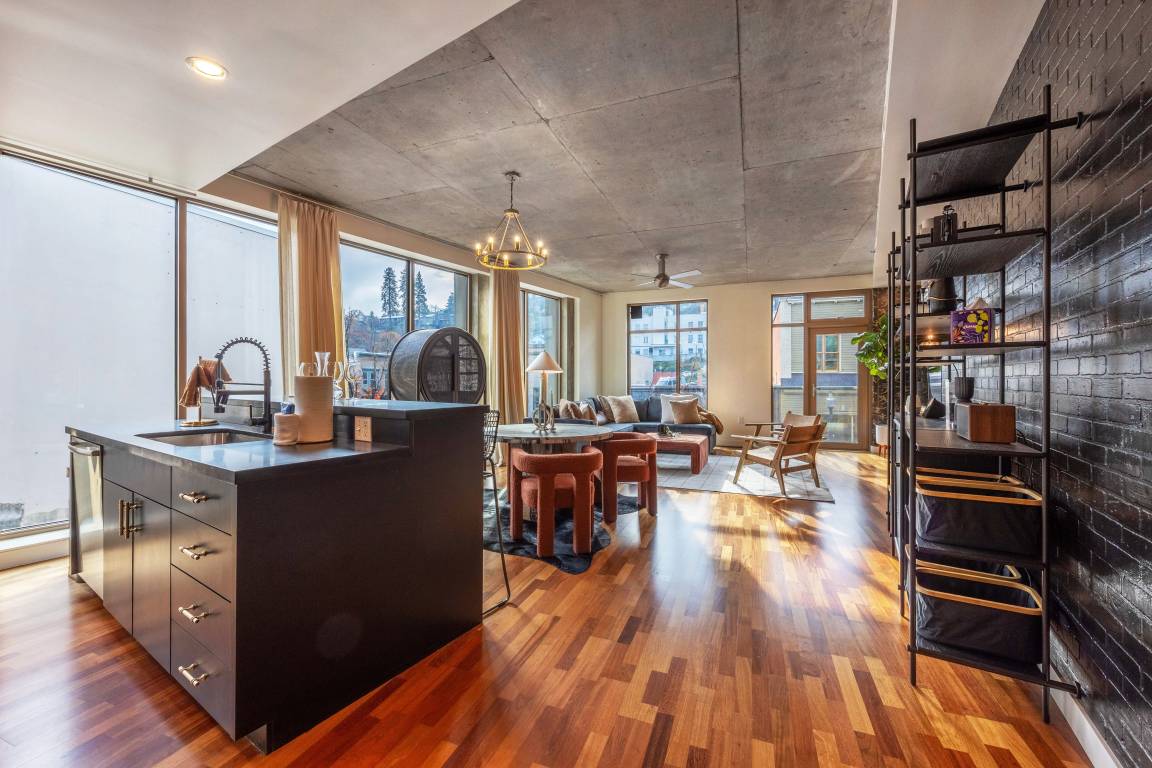 109 M² Condo ∙ 1 Bedroom ∙ 4 Guests - White Salmon, WA