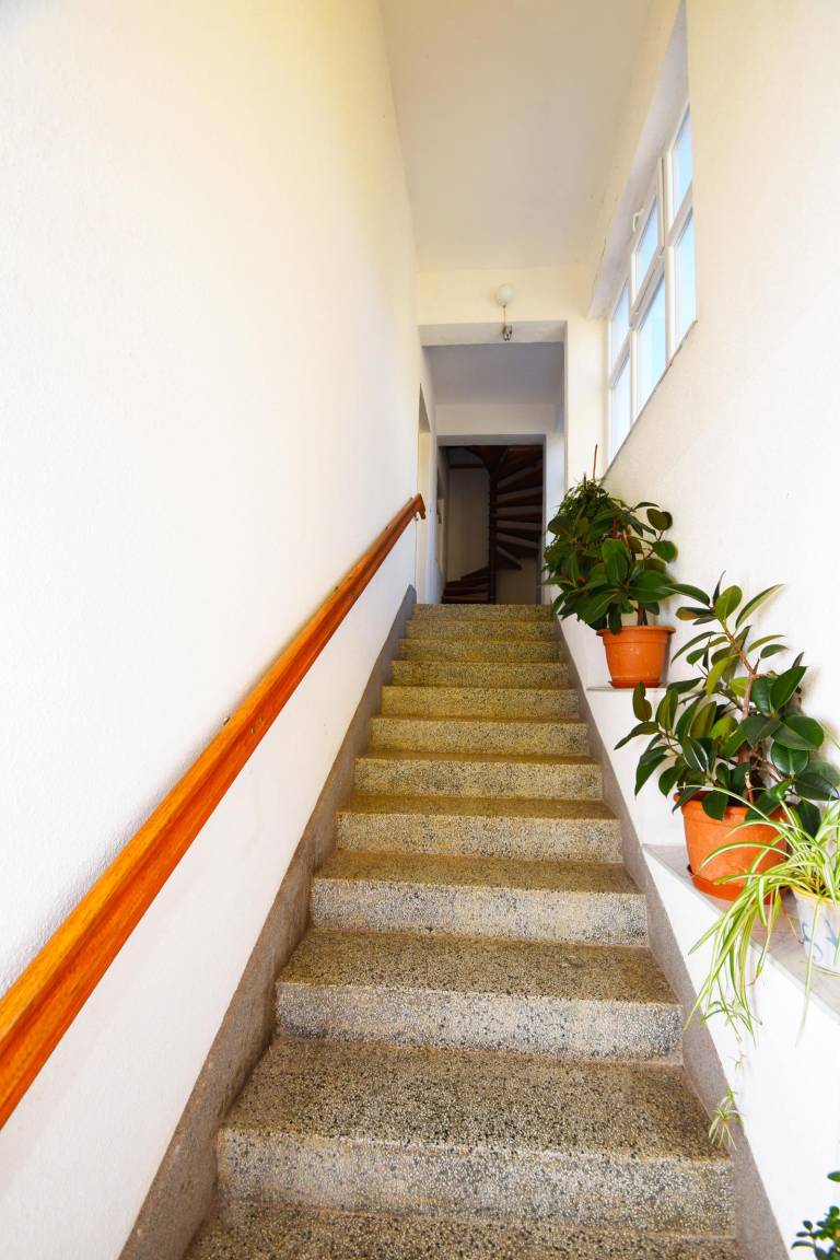 120 M² Apartment ∙ 3 Bedrooms ∙ 6 Guests - Starigrad