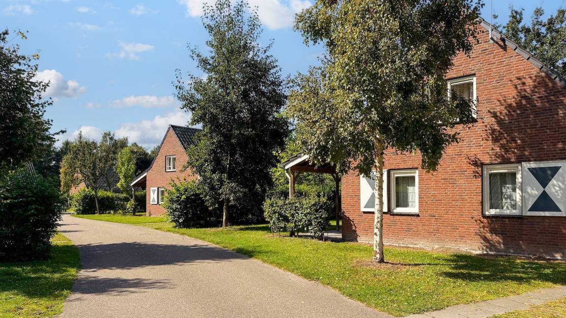 88 M² Bungalow ∙ 2 Slaapkamers ∙ 4 Gasten - Roosendaal