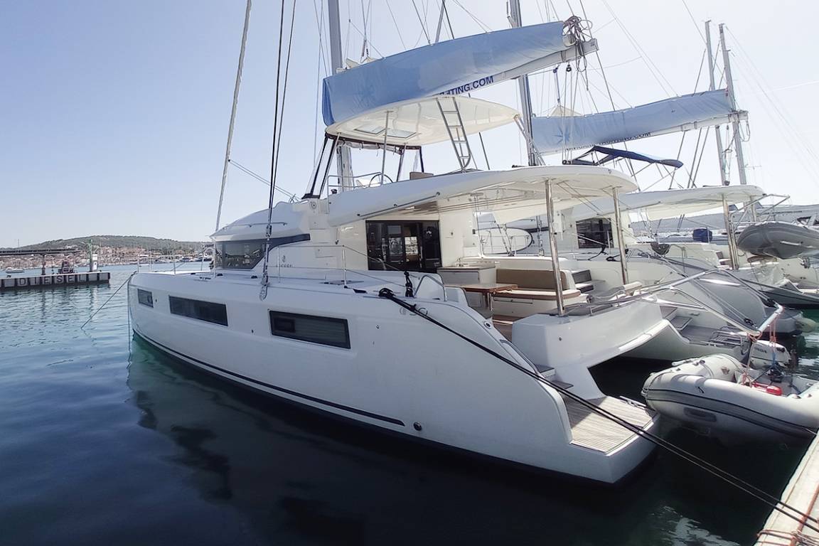 15 M² Casa Flotante ∙ 6 Habitaciones ∙ 12 Huéspedes - Trogir