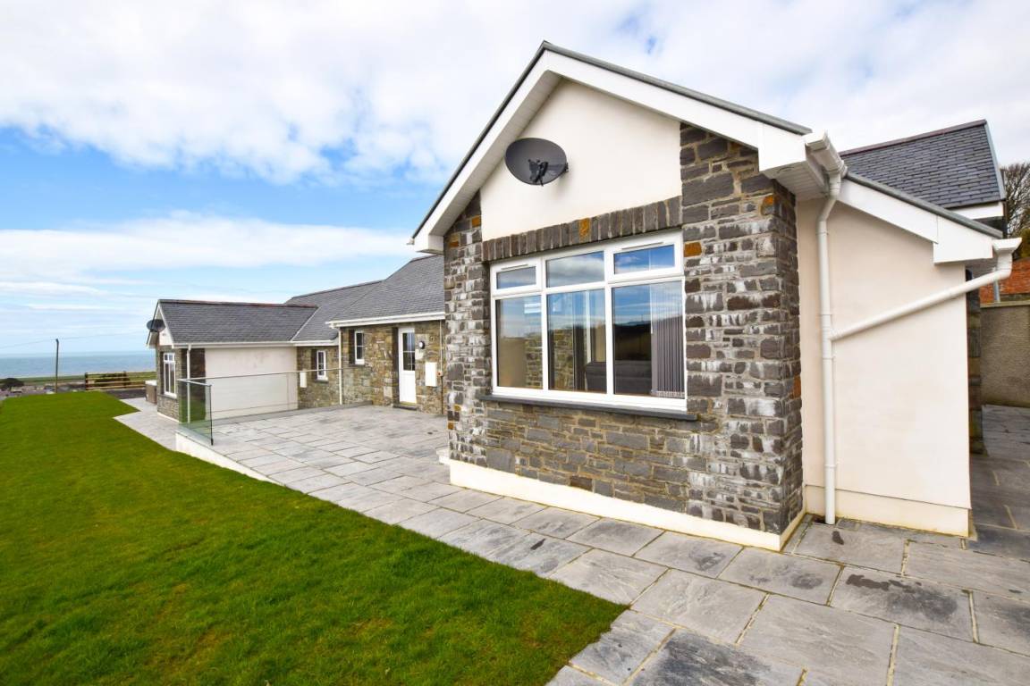 House ∙ 2 Bedrooms ∙ 4 Guests - Aberaeron