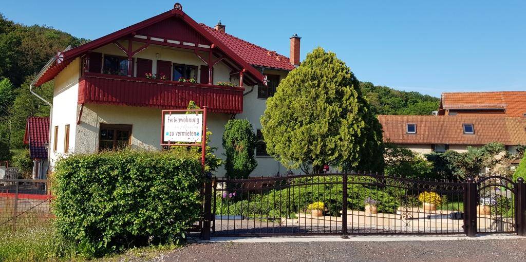 Ferienwohnung ∙ 2 Schlafzimmer ∙ 4 Gäste - Bad Salzungen