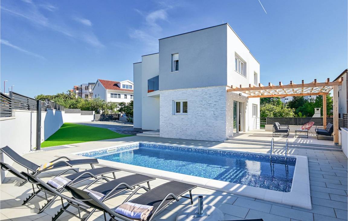 142 M² Maison De Vacances ∙ 4 Chambres ∙ 8 Personnes - Šibenik