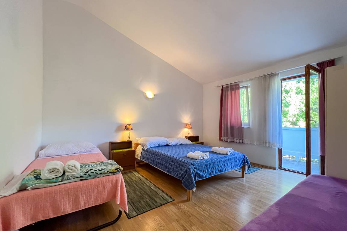 80 M² Apartment ∙ 2 Bedrooms ∙ 4 Guests - Rab