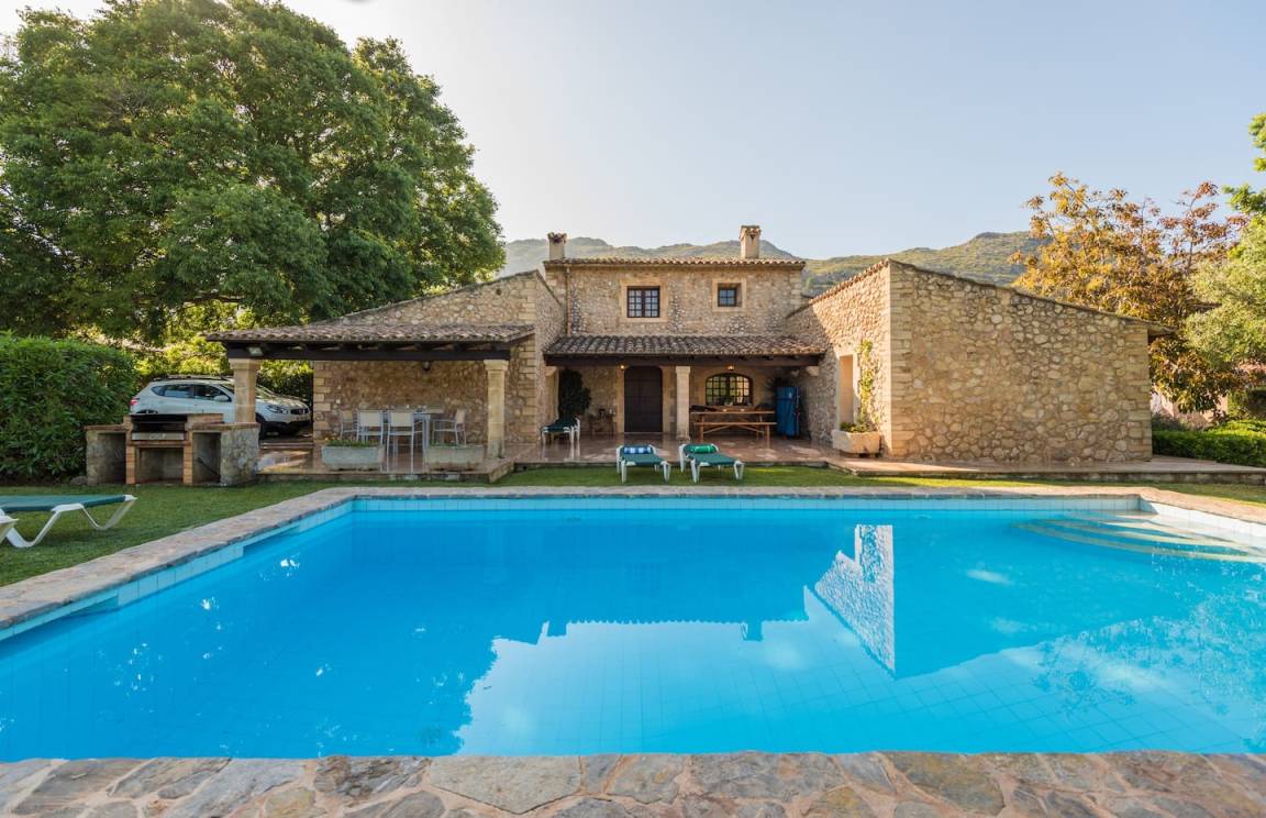 300 M² Villa ∙ 3 Habitaciones ∙ 6 Huéspedes - Pollensa