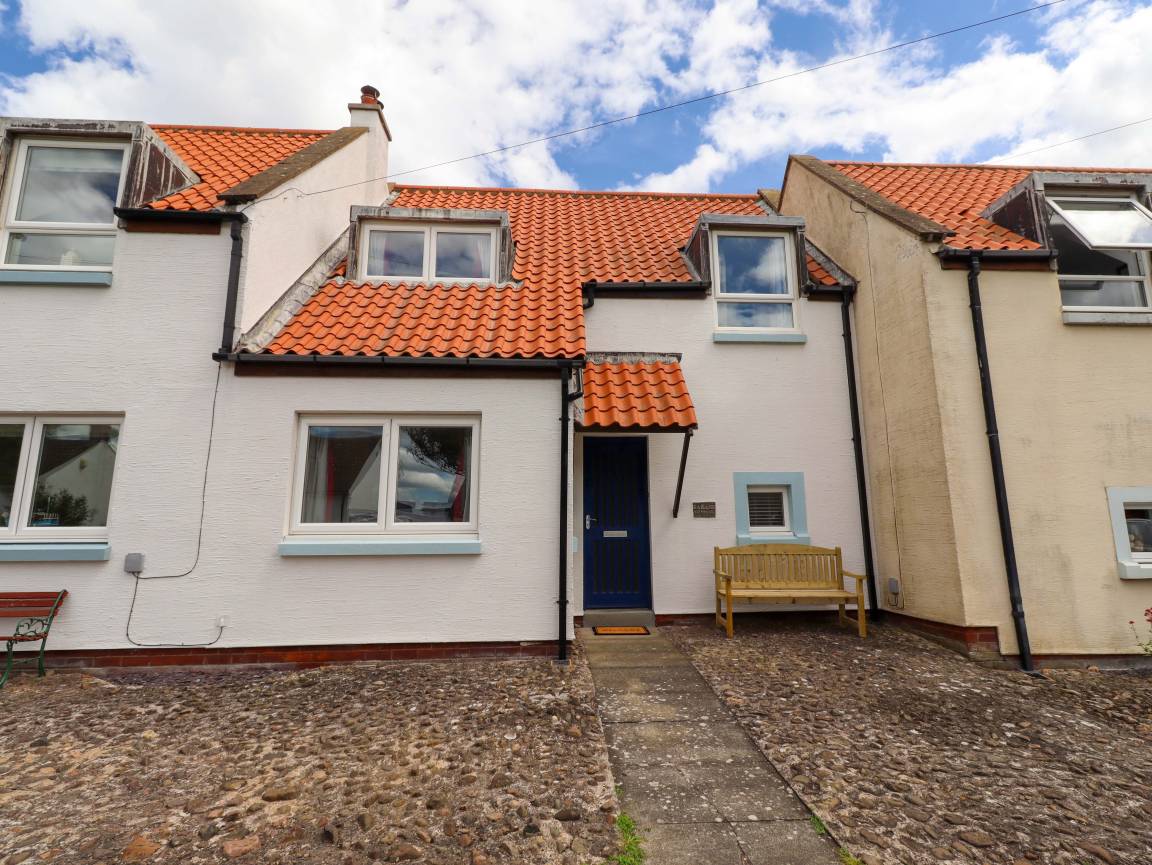 Cottage ∙ 2 Bedrooms ∙ 4 Guests - Seahouses