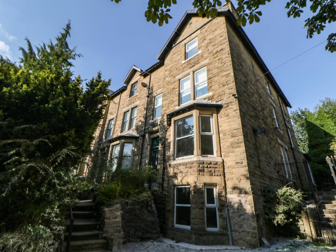 Cottage ∙ 6 Bedrooms ∙ 12 Guests - Derbyshire