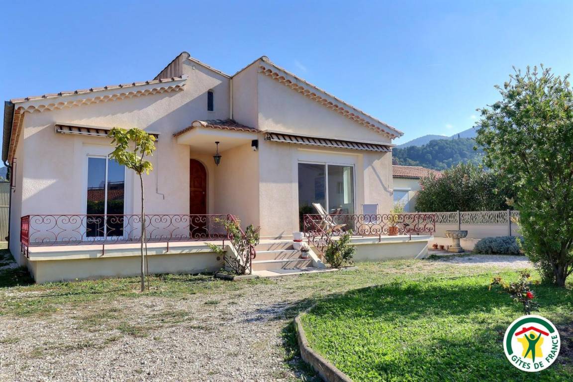 Gîte ∙ 3 Bedrooms ∙ 6 Guests - Nyons