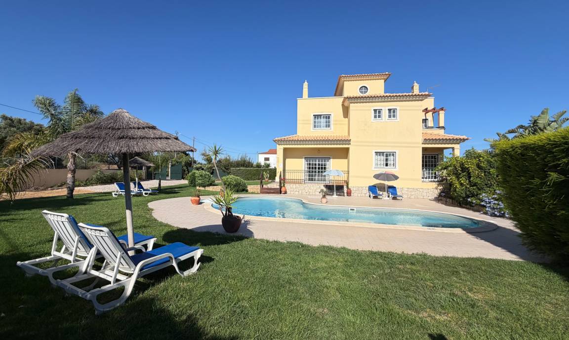 195 M² Villa ∙ 4 Schlafzimmer ∙ 8 Gäste - Guia