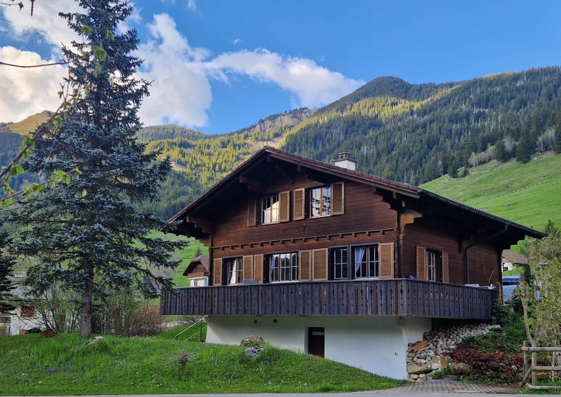 110 M² House ∙ 4 Bedrooms ∙ 7 Guests - Brienz