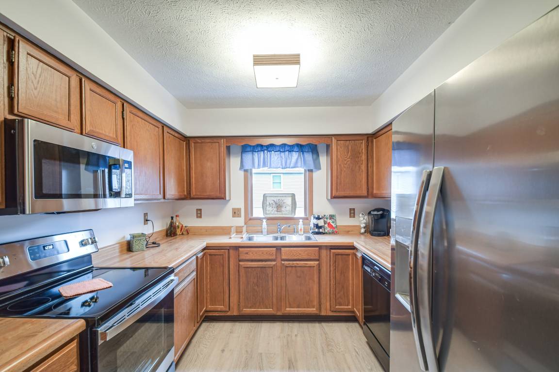 106 M² Apartment ∙ 3 Bedrooms ∙ 5 Guests - Davenport, IA