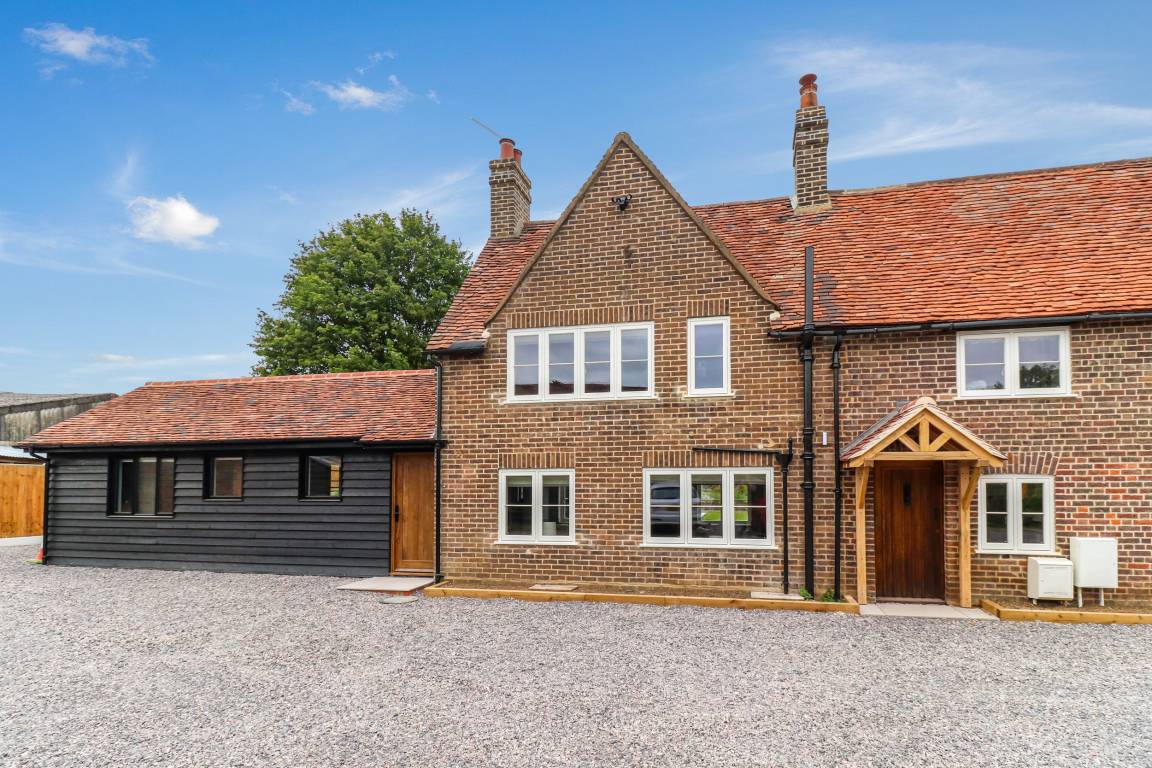 Cottage ∙ 3 Bedrooms ∙ 6 Guests - Beaconsfield, UK