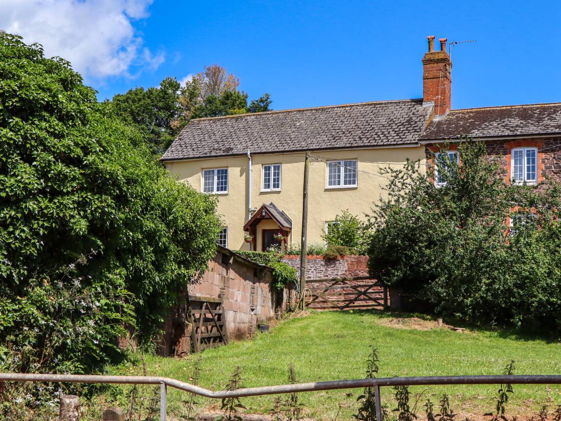 Cottage ∙ 3 Bedrooms ∙ 6 Guests - Bickleigh Castle