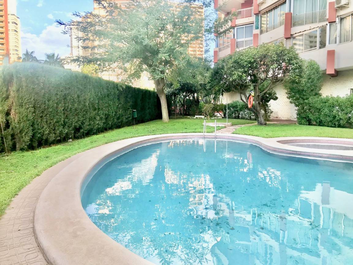 70 M² Apartamento ∙ 2 Habitaciones ∙ 5 Huéspedes - Benidorm