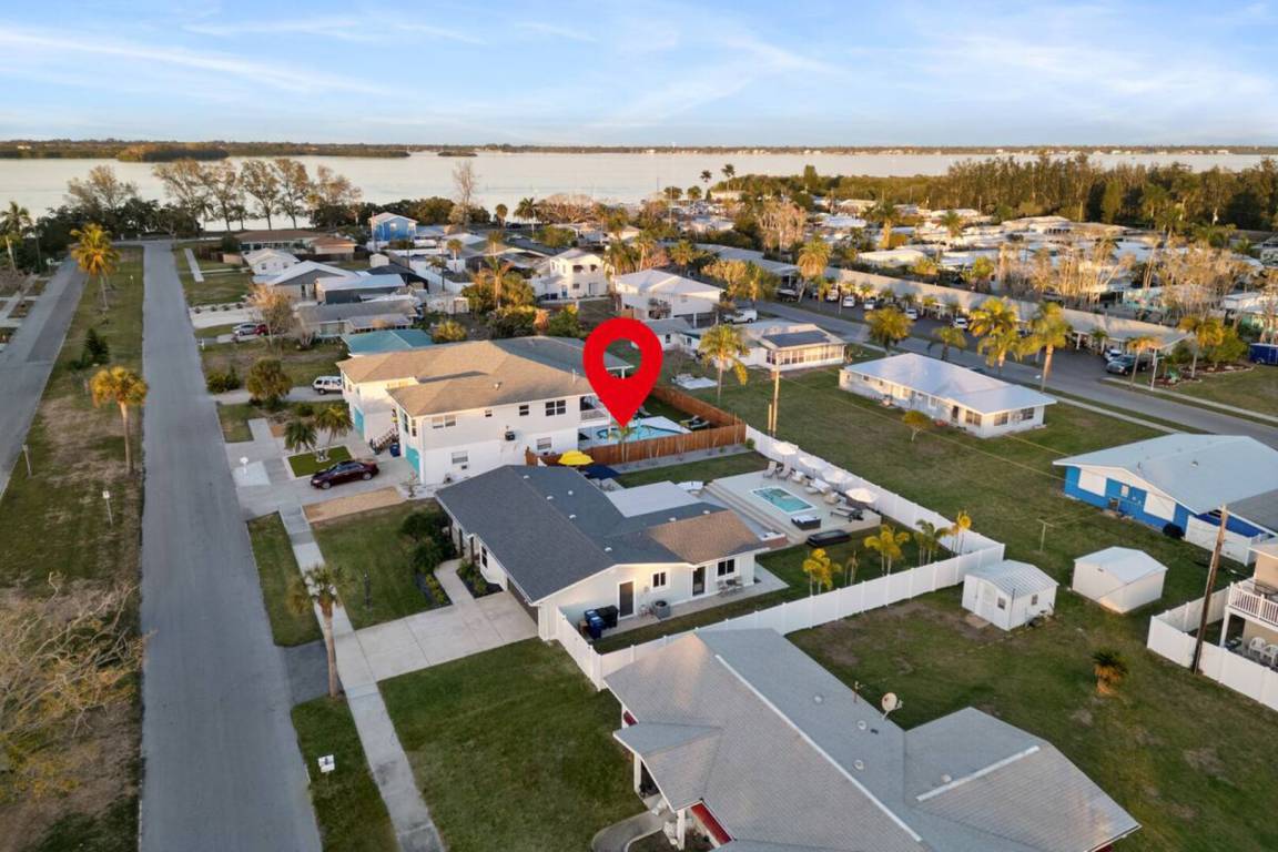 158 M² House ∙ 2 Bedrooms ∙ 6 Guests - Anna Maria Island, FL