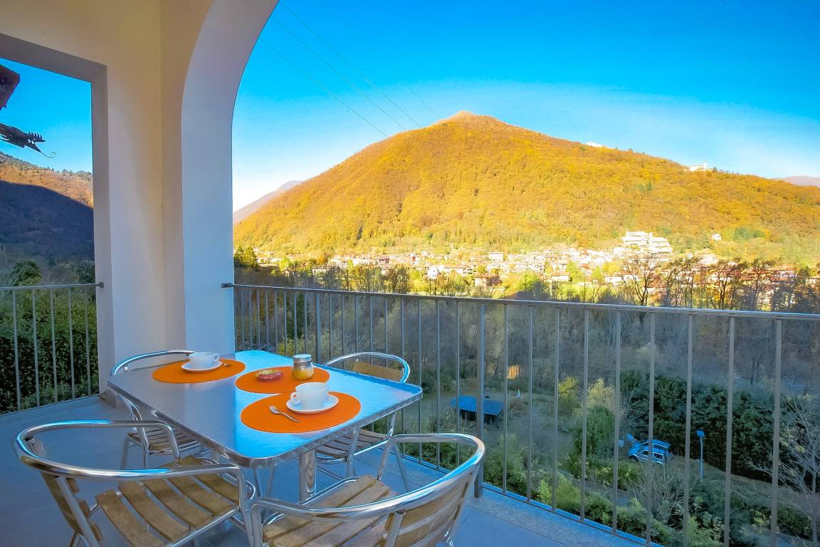 61 M² Appartement ∙ 2 Chambres ∙ 6 Personnes - Cannobio
