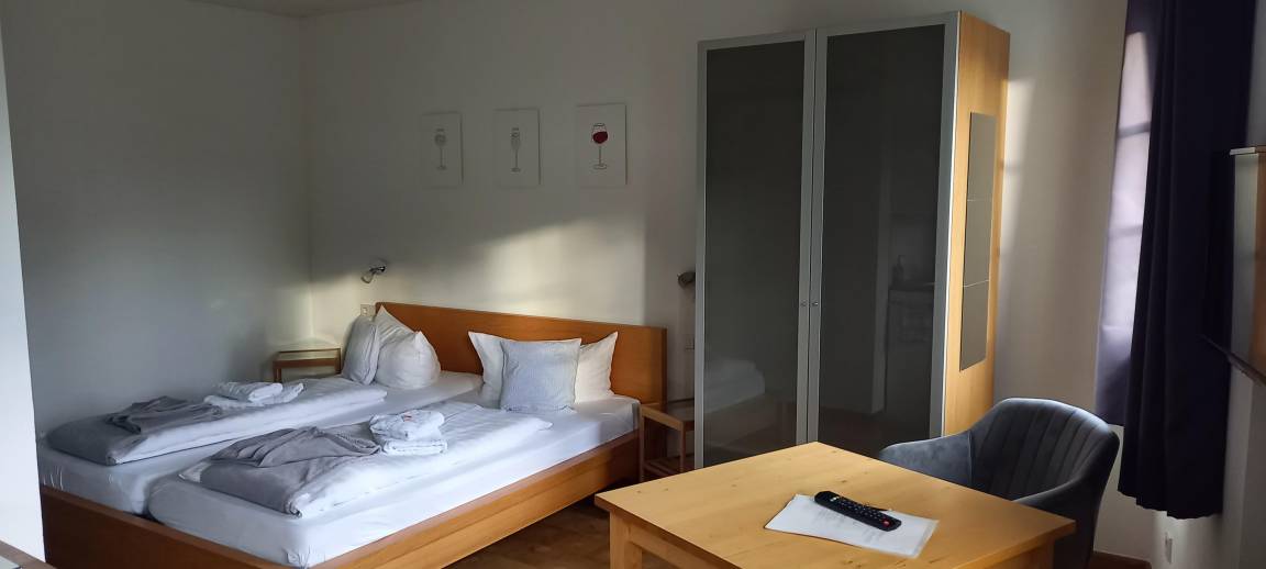 22 M² Ferienwohnung ∙ 1 Schlafzimmer ∙ 2 Gäste - Ürzig