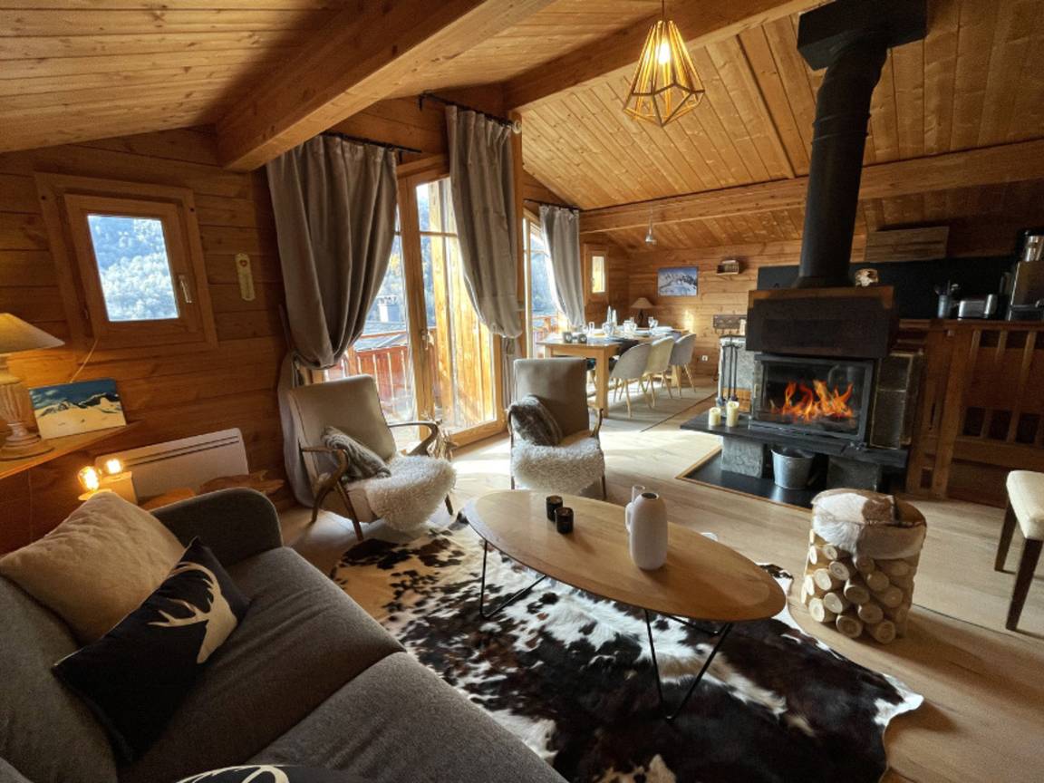 90 M² Chalet ∙ 4 Bedrooms ∙ 8 Guests - Val Thorens