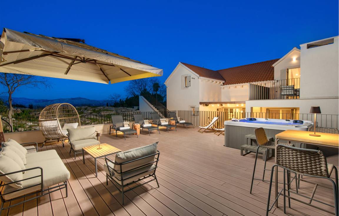 145 M² House ∙ 3 Bedrooms ∙ 6 Guests - Supetar