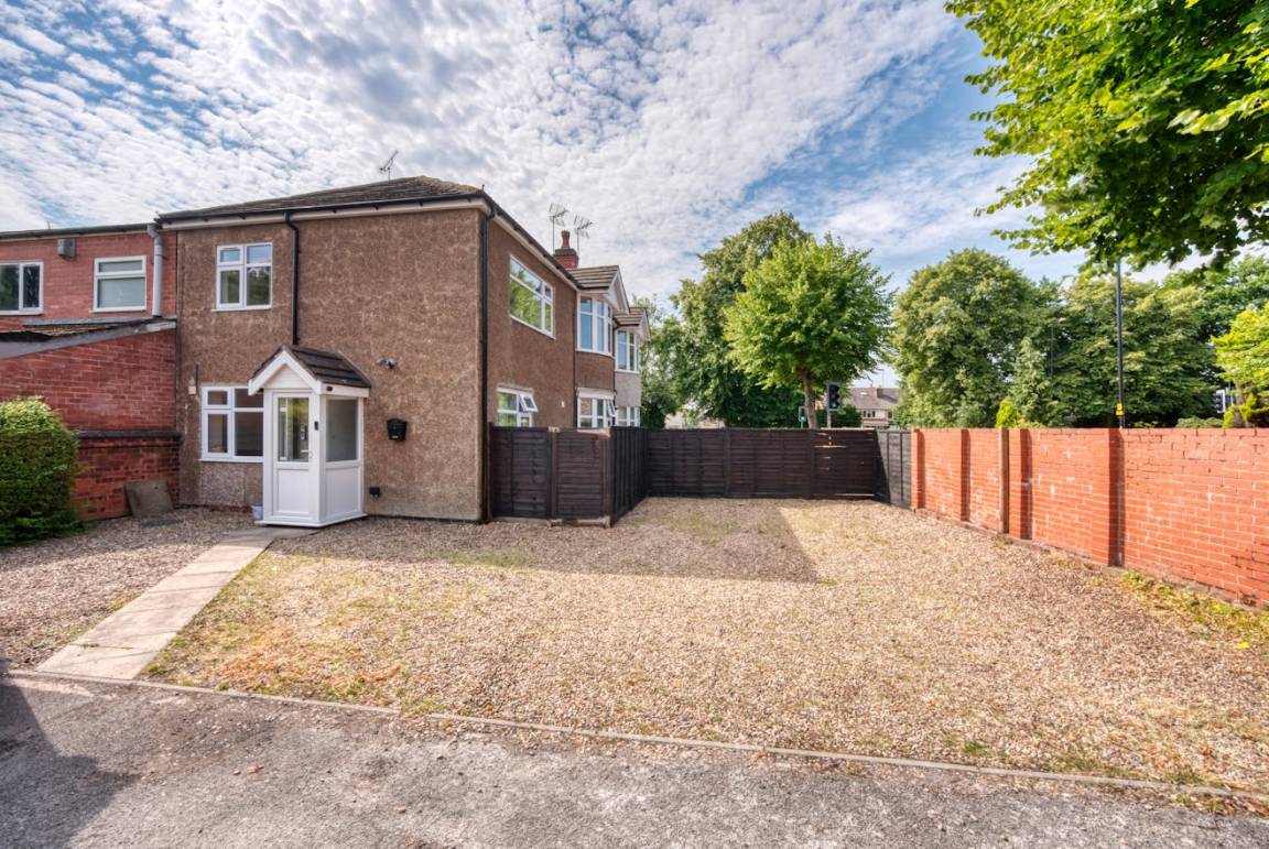 70 M² Appartement ∙ 4 Chambres ∙ 8 Personnes - Coventry