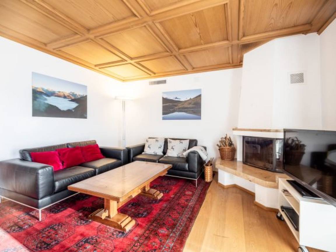180 M² House ∙ 1 Bedroom ∙ 10 Guests - Elm