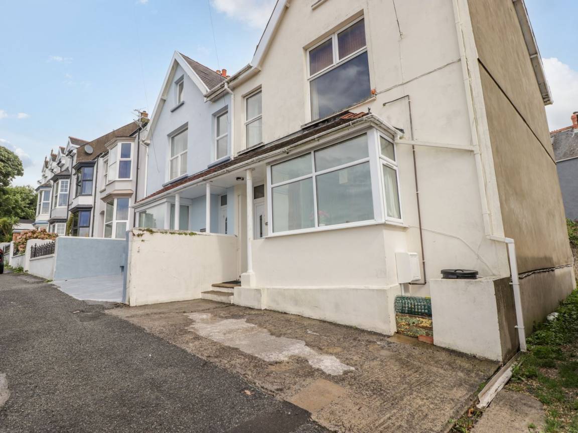 Cottage ∙ 3 Bedrooms ∙ 6 Guests - Tenby