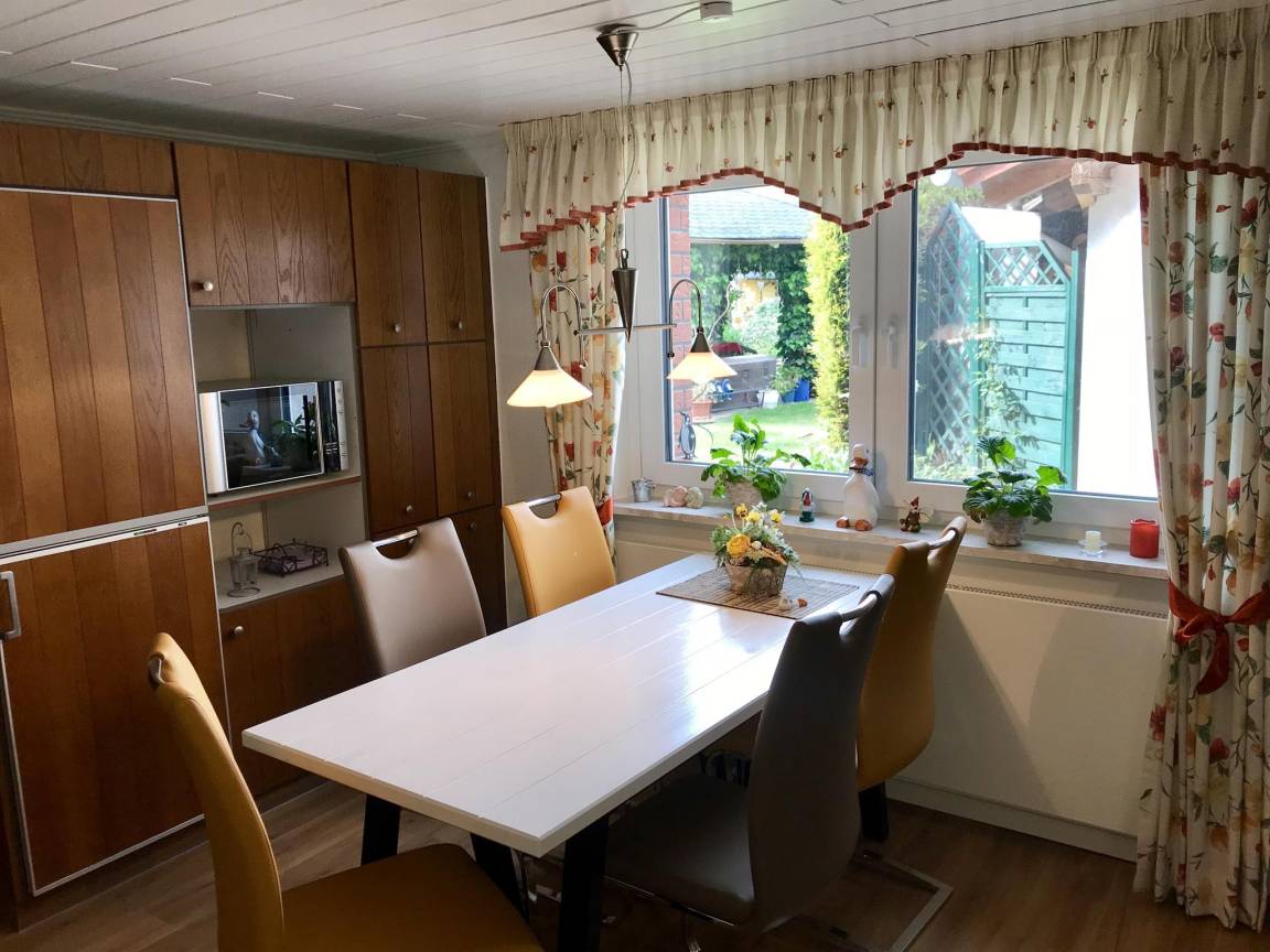 80 M² Ferienwohnung ∙ 2 Schlafzimmer ∙ 4 Gäste - Einbeck