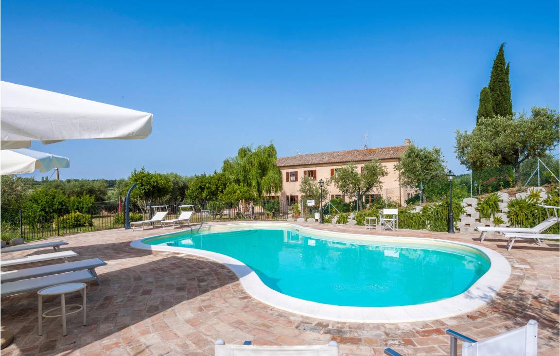 400 M² House ∙ 5 Bedrooms ∙ 14 Guests - Fano