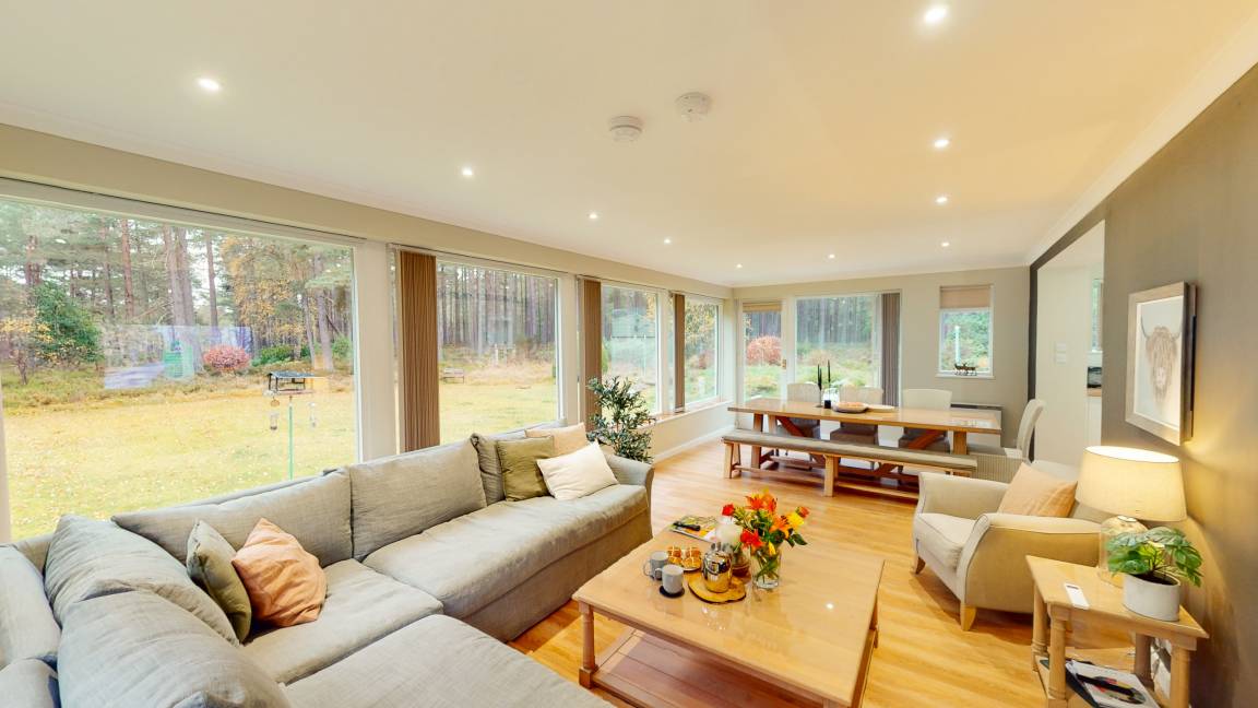 160 M² House ∙ 4 Bedrooms ∙ 8 Guests - Loch Garten