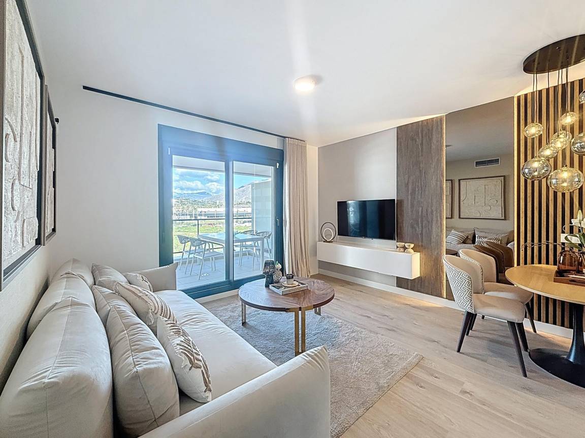 81 M² Apartamento ∙ 2 Habitaciones ∙ 4 Huéspedes - Estepona