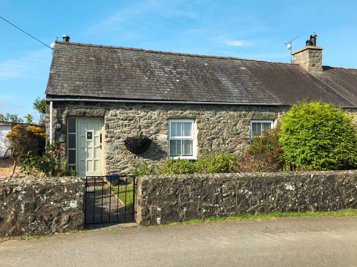 Cottage ∙ 4 Bedrooms ∙ 8 Guests - Llŷn Peninsula