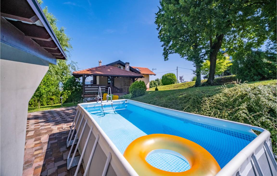 90 M² Ferienhaus ∙ 2 Schlafzimmer ∙ 4 Gäste - Jesenice