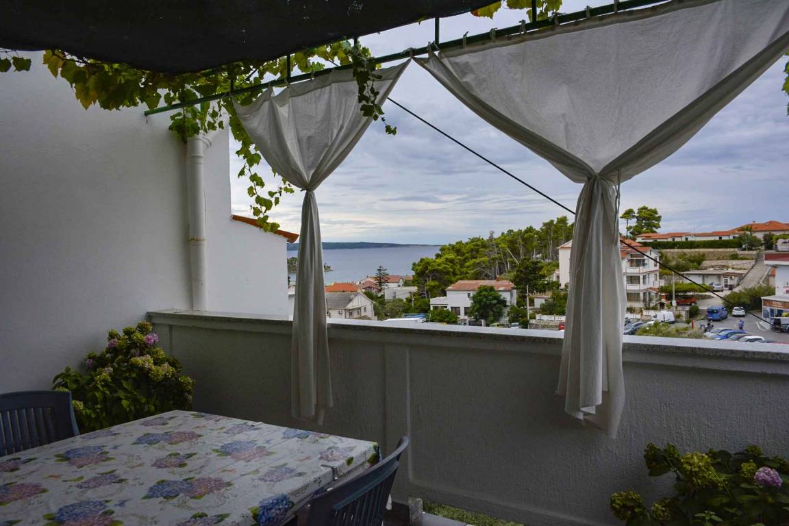 100 M² Apartment ∙ 3 Bedrooms ∙ 7 Guests - Rab