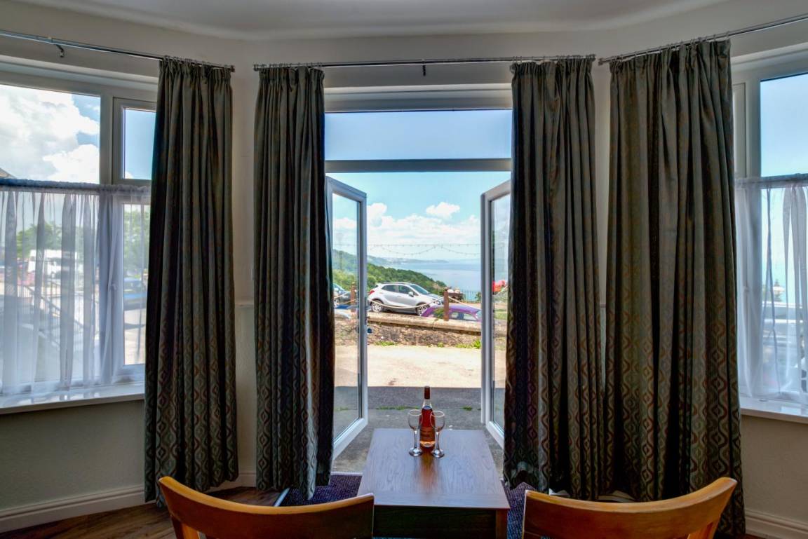 Apartment ∙ 3 Bedrooms ∙ 6 Guests - Torquay