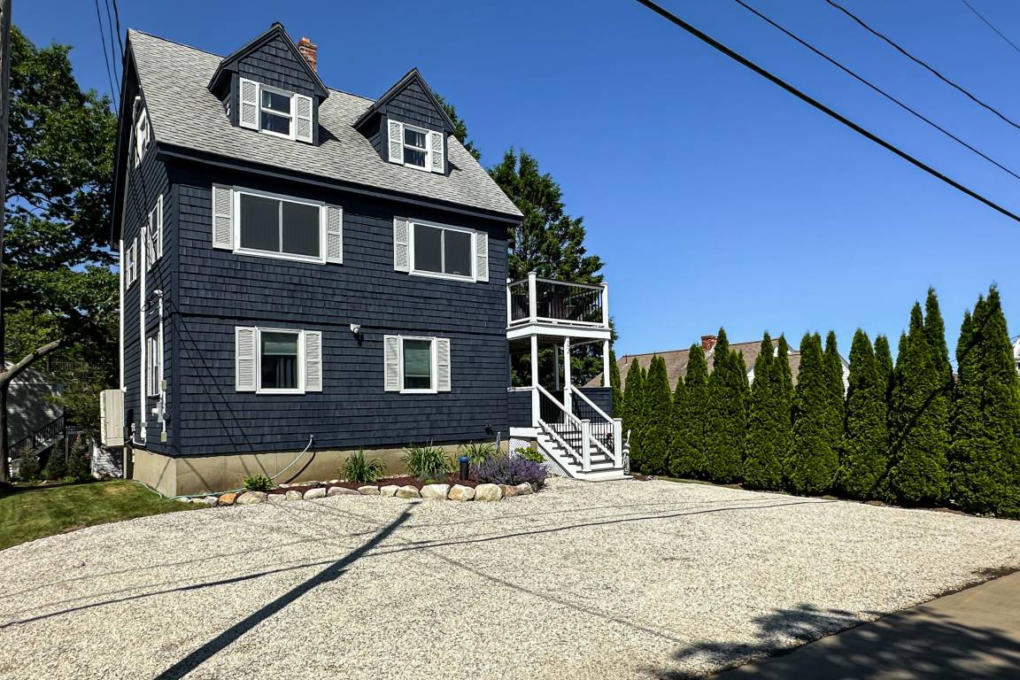 133 M² House ∙ 4 Bedrooms ∙ 11 Guests - Long Sands Beach, ME