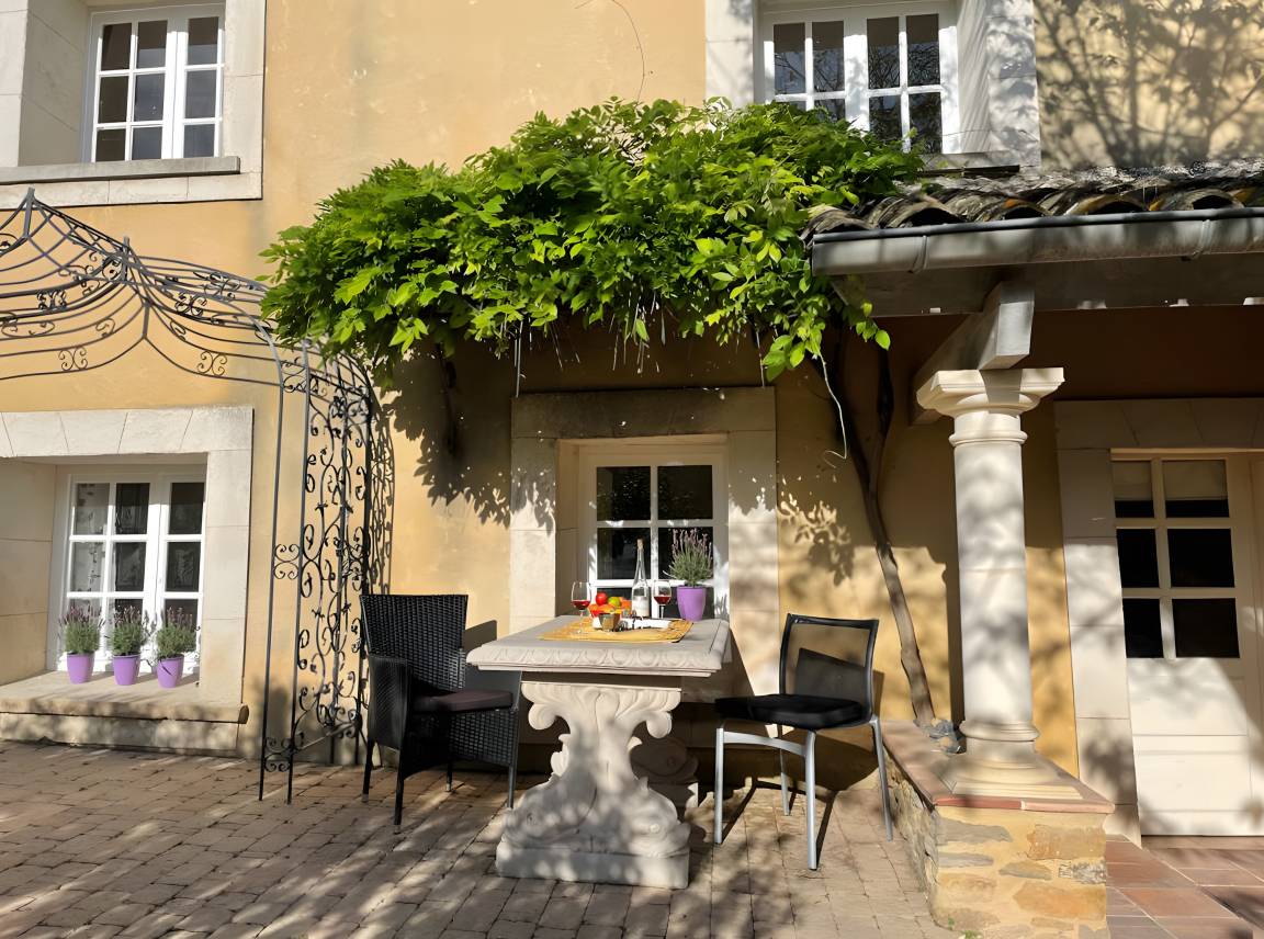 60 M² Appartement ∙ 1 Chambre ∙ 2 Personnes - Bagnols-sur-Cèze