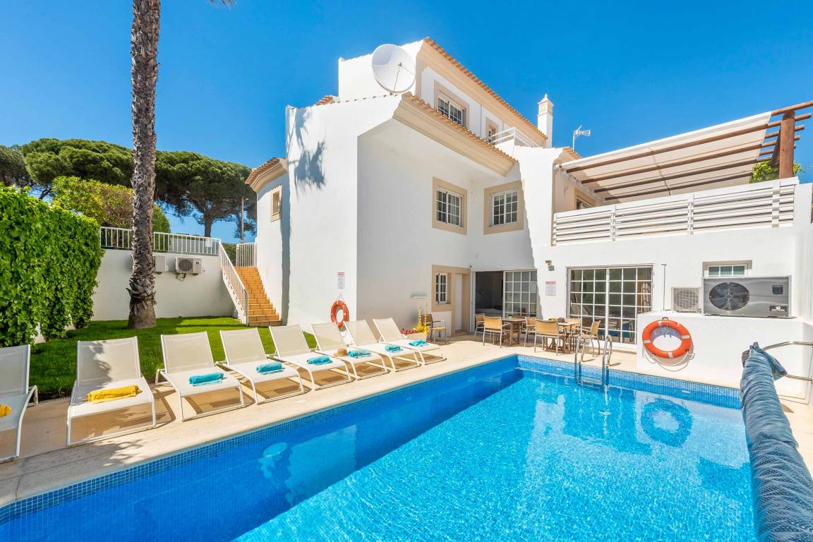 Villa ∙ 4 Habitaciones ∙ 8 Huéspedes - Albufeira