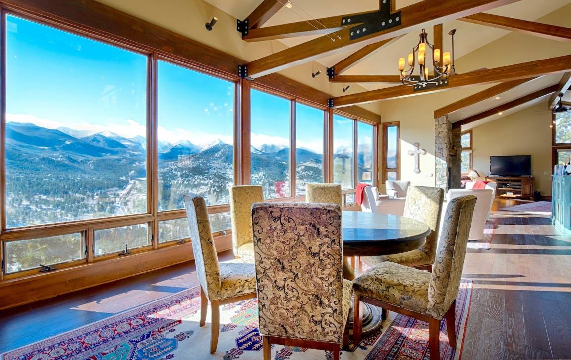 605 M² House ∙ 6 Bedrooms ∙ 10 Guests - Estes Park, CO