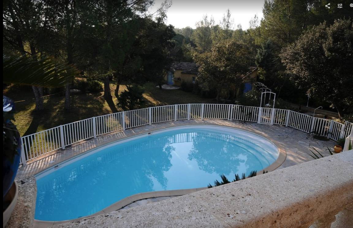 270 M² Villa ∙ 5 Bedrooms ∙ 10 Guests - Sommières