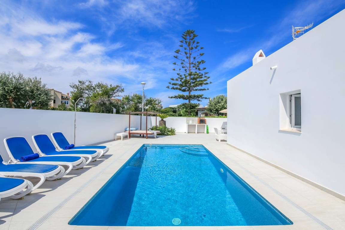 65 M² House ∙ 2 Bedrooms ∙ 6 Guests - Menorca