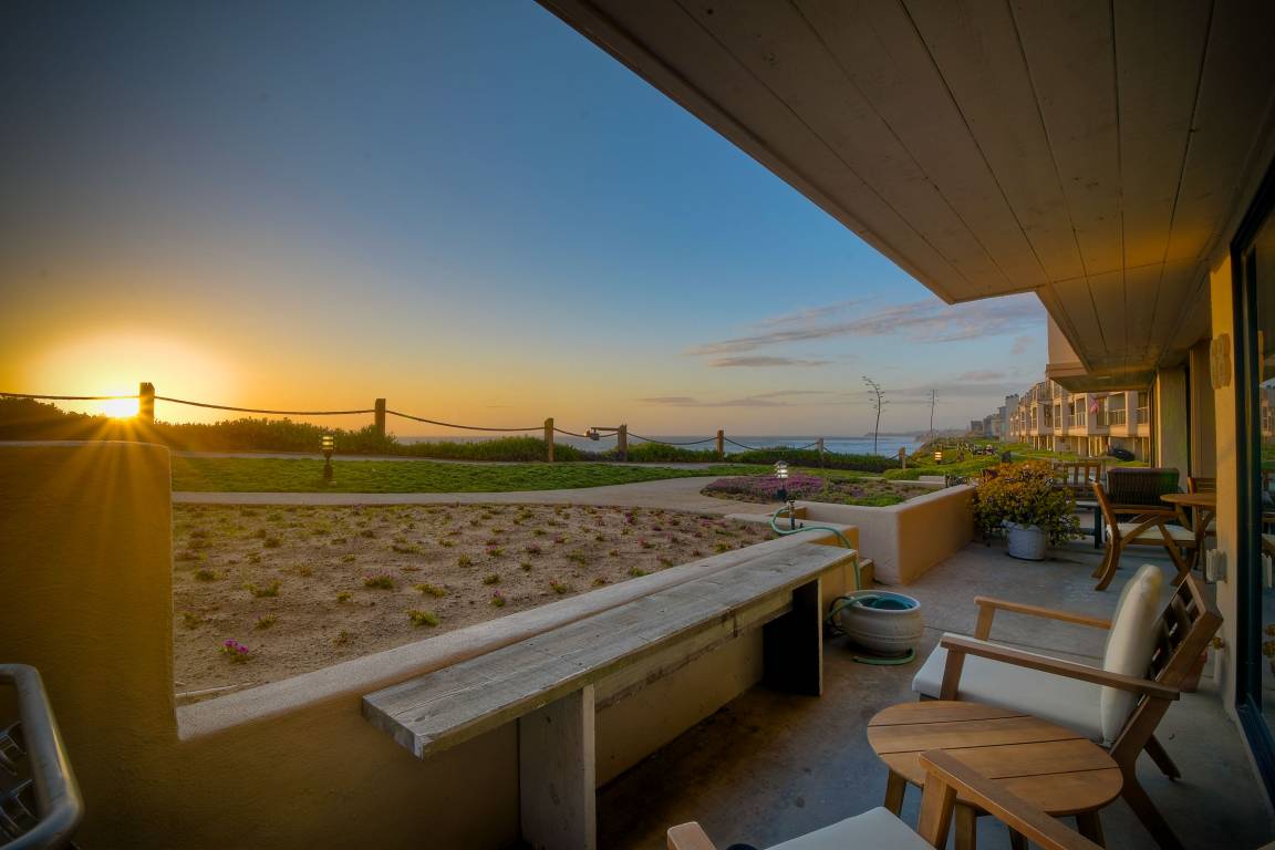 95 M² Condo ∙ 2 Bedrooms ∙ 4 Guests - Del Mar, CA