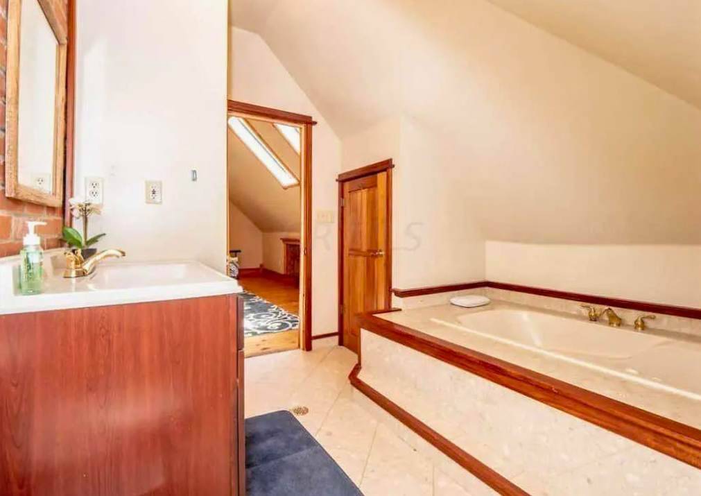 147 M² House ∙ 2 Bedrooms ∙ 7 Guests - Ohio State University, Columbus