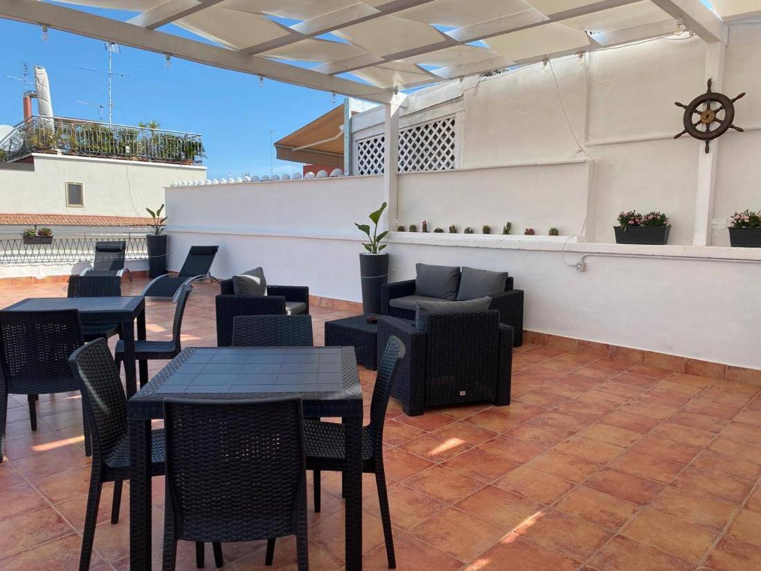 200 M² Apartamento ∙ 2 Habitaciones ∙ 7 Huéspedes - Barletta