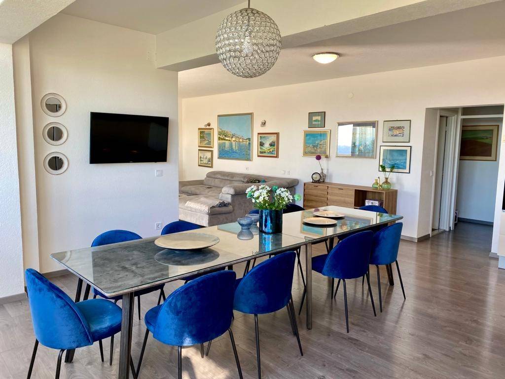 210 M² Villa ∙ 7 Bedrooms ∙ 14 Guests - Makarska