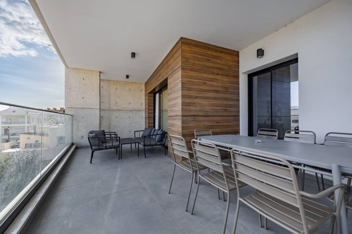 110 M² Ferienwohnung ∙ 4 Schlafzimmer ∙ 8 Gäste - Limasol